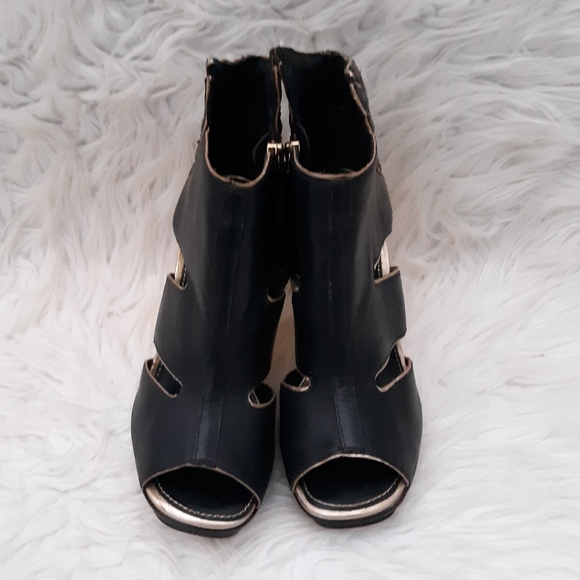 Topshop | Shoes | Top Shop Unique Leather Booties 85 | Poshmark